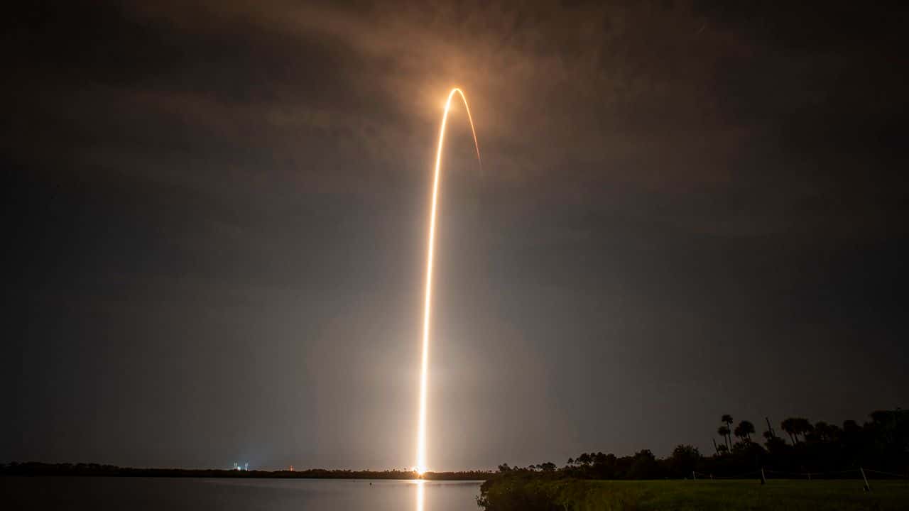 SpaceX Falcon 9 Launch Marks Record-Tying 17th Liftoff with Starlink ...
