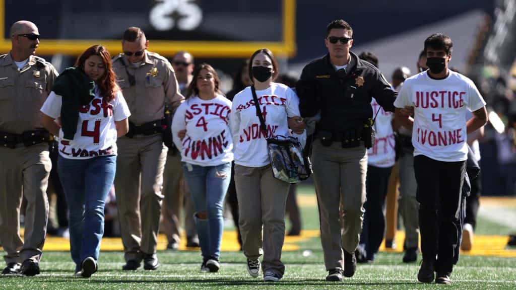 USC Football Game Delayed by Arrests as California Students Protest ...