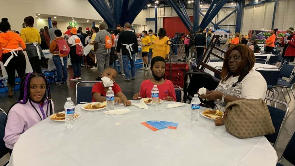 Houston Food Bank Grapples with Soaring Thanksgiving Demand Amid ...
