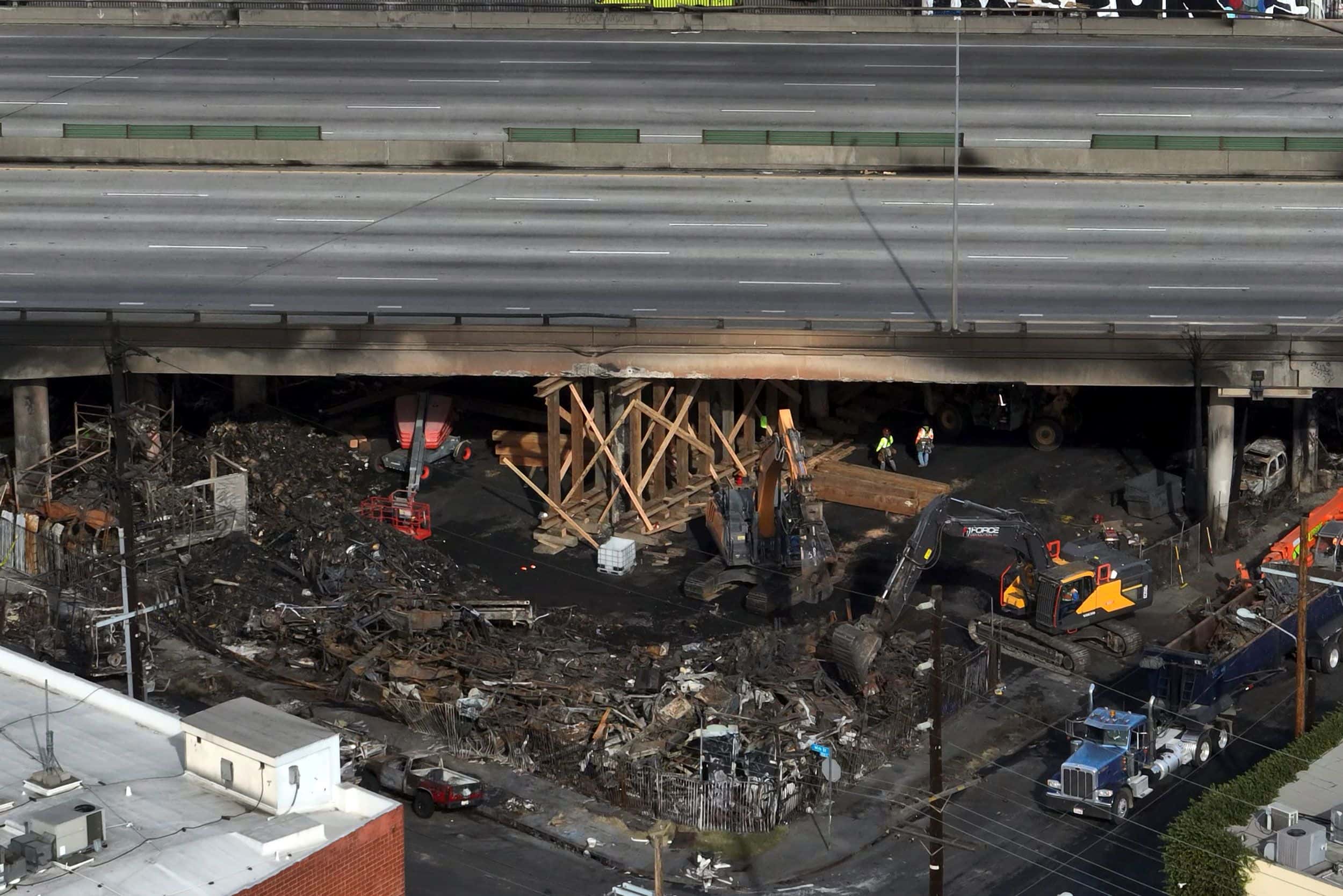 Los Angeles Freeway Reopens Ahead of Schedule After Arson Fire, Ignites ...